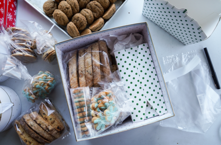 Ultimate Gift for Your Mom: A Cookie Box Delivery